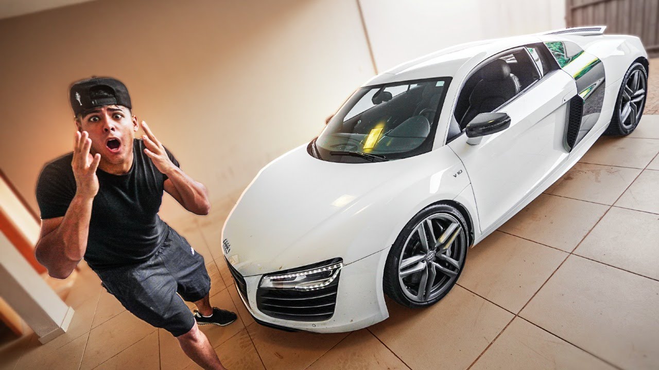 TEM UM AUDI R8 NA MINHA GARAGEM! - YouTube