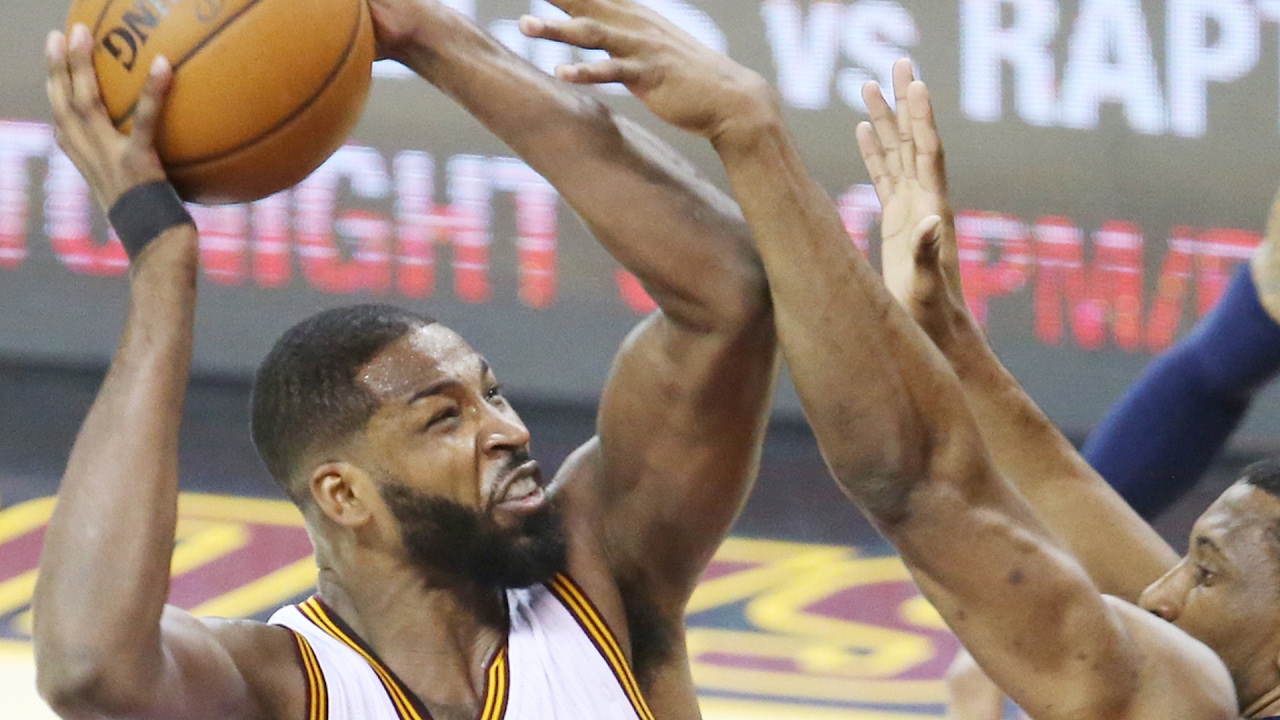 How Tristan Thompson excels in offensive rebounding for Cavs - YouTube