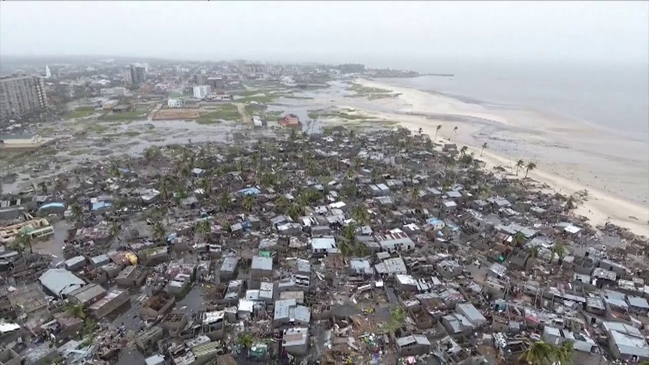 Aerial footage of aftermath of Cyclone Idai in Mozambique - YouTube