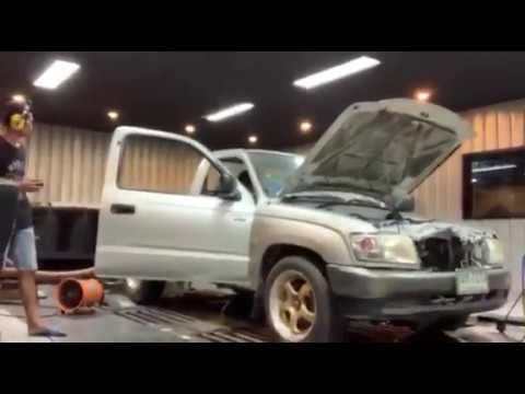 3UZ-V8 (Lexus 4.3L)Toyota Hilux Tiger (Tacoma) on Dyno Reving - YouTube