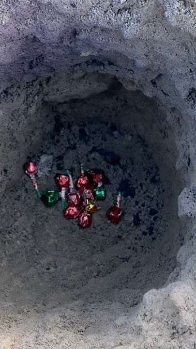 NYUMET MERCON TELUR DINO PRETEK Dİ DALAM LUBANG TANAH #experiment #shorts #fireworks #mercon ...