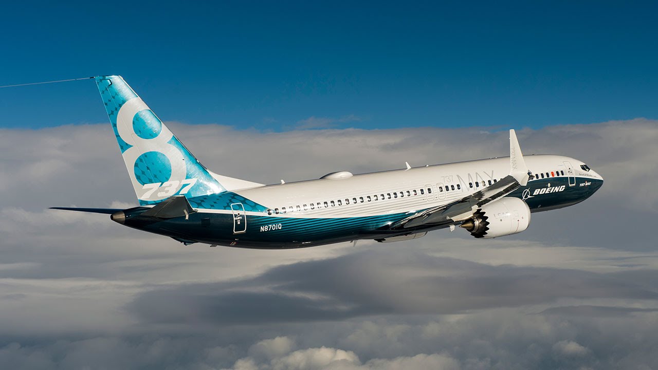Boeing 737 MAX 8 Airliner Makes First Flight – AINtv - YouTube