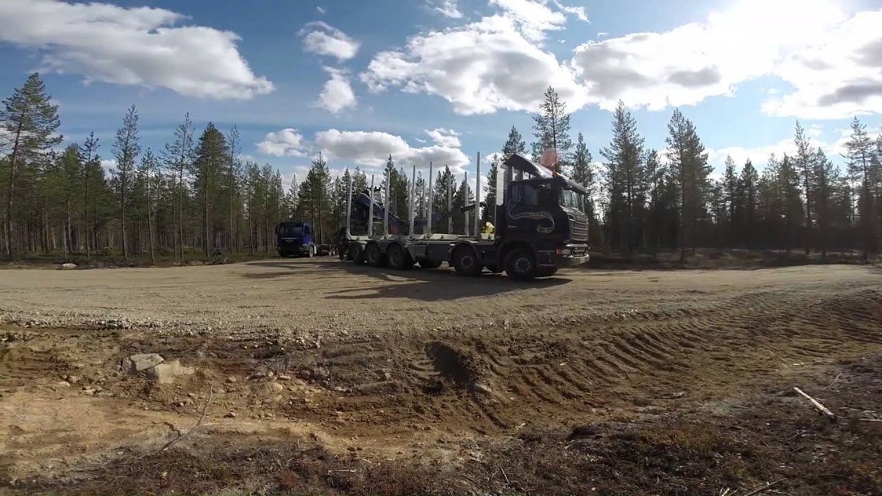 5-akselinen Alucar puutavara-auto + 4 akselinen perävaunu käytännössä ...