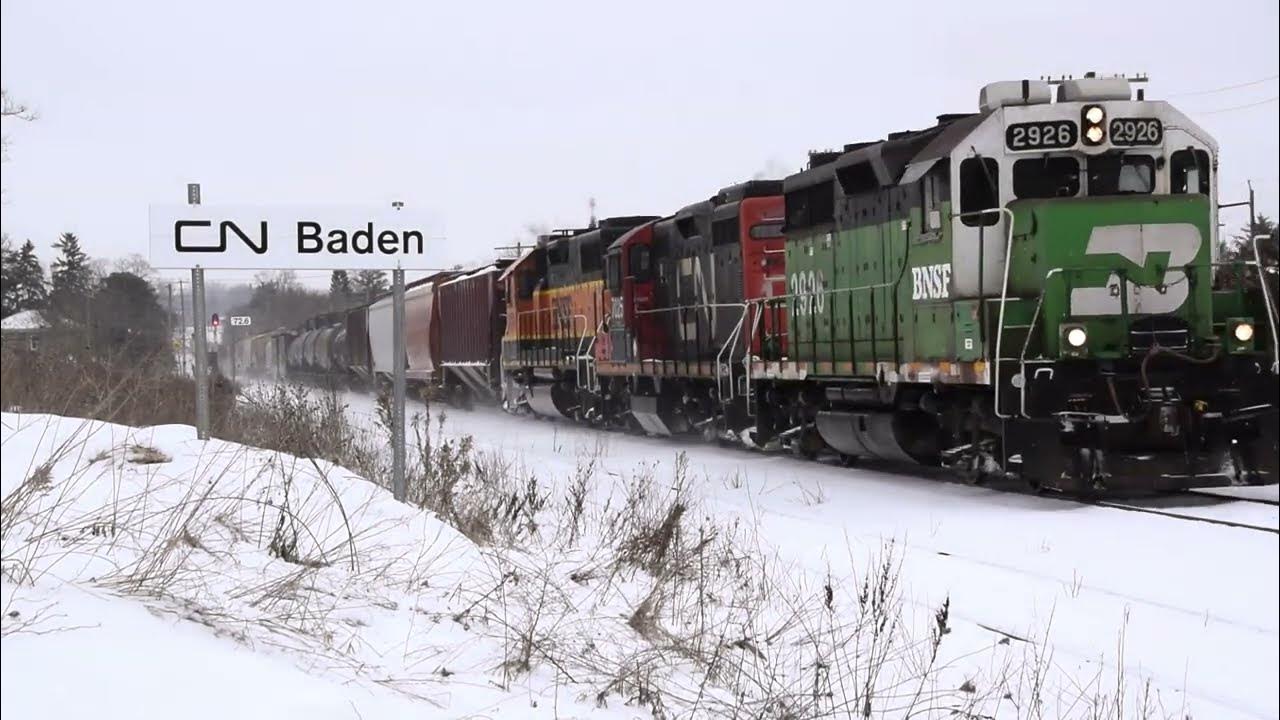 Chasing CN 568 BNSF 2926 west along the Guelph Sub. - YouTube