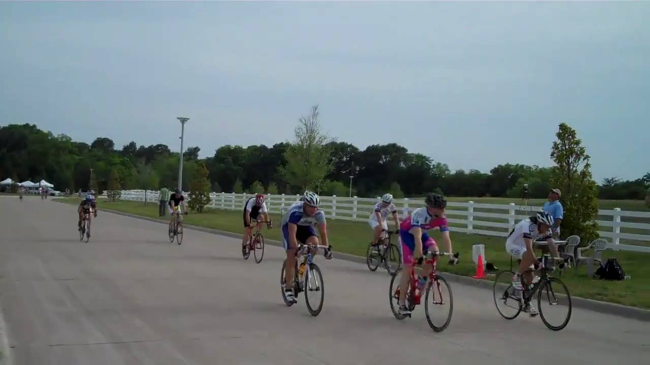 Thursday Night Crit, King Racing - YouTube