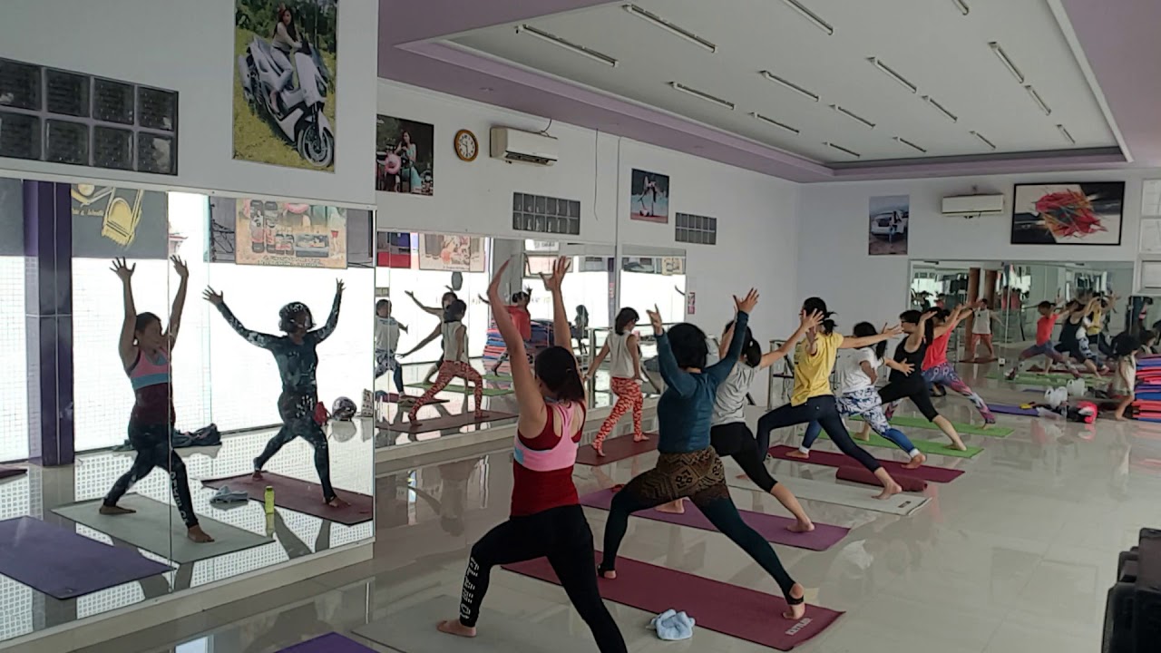 YOGA di AMEY studio SANGGAR SENAM GARUT - YouTube