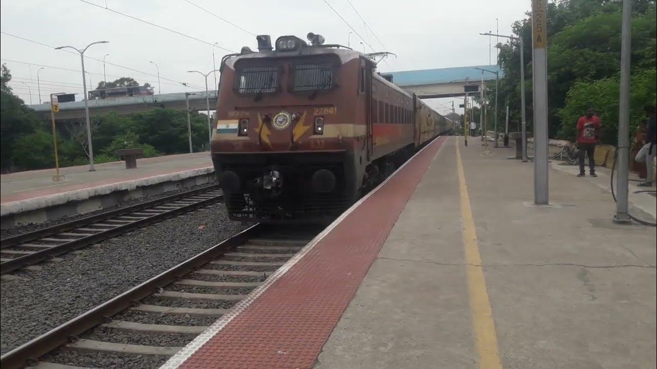 16054 Tirupati - Chennai Central Super Fast Express arrives at Perambur railway station smoothly ...