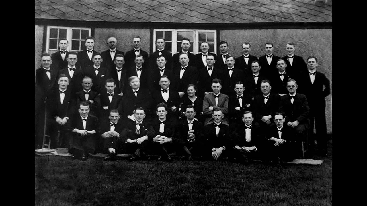 Garndiffaith gleemen male voice choir - YouTube