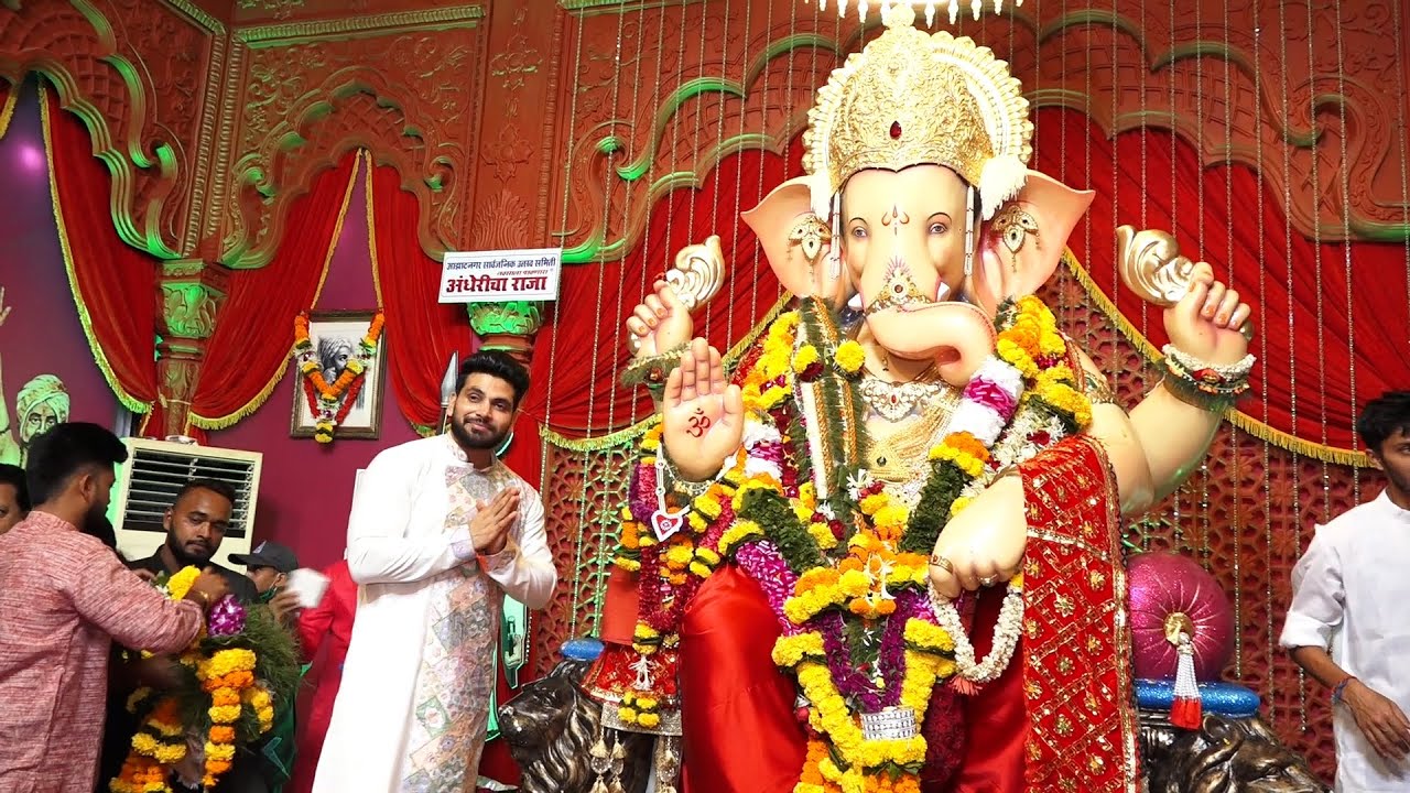 Shiv Thakare Visit Andheri Cha Raja To Seek Blessings Of Bappa - YouTube