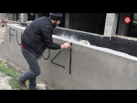 MSK-nın qarşısında \