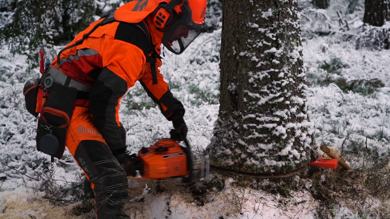60 Years of Chainsaws – Husqvarna 65 - YouTube