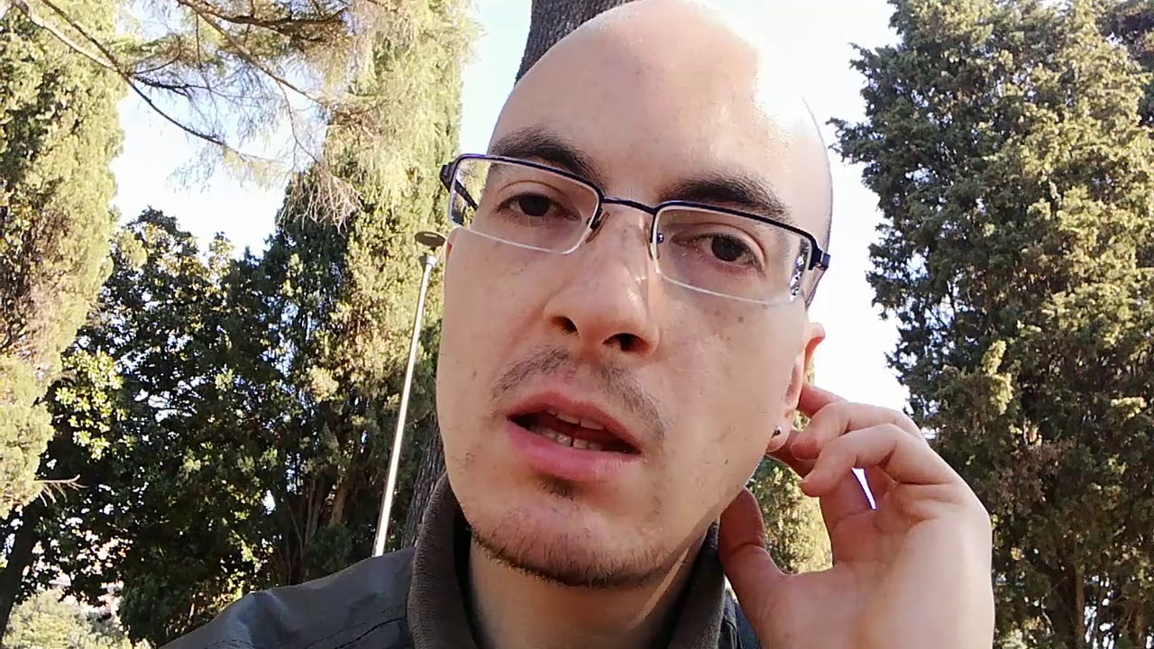 Alex Coreas preso da un fulmine - YouTube