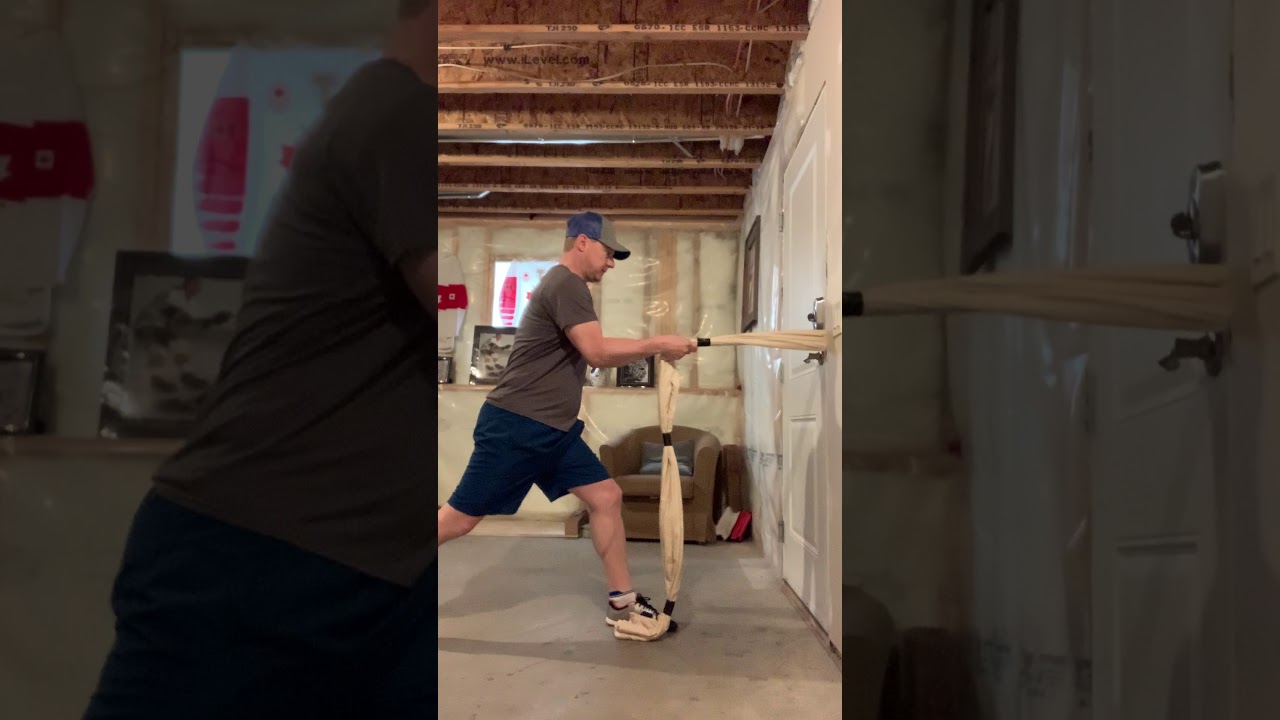 Overcoming Isometric Split Stance 1 Arm Row - YouTube