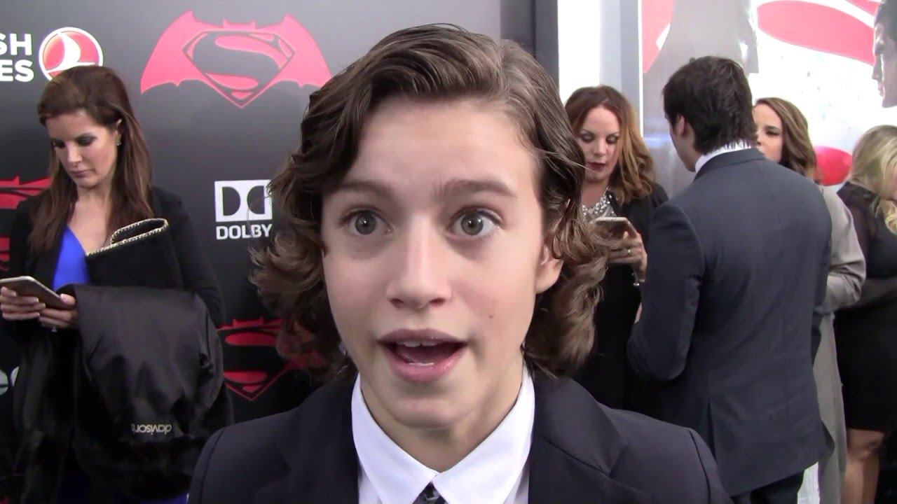 BATMAN V SUPERMAN - NYC PREMIERE - Interview with Brandon Spink (Young ...