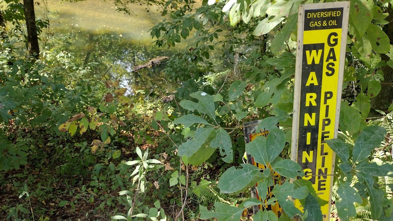 Raw gas found leaking in the coal river West Virginia - YouTube