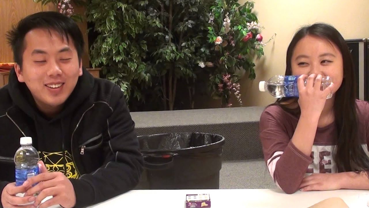 Chue Keng Moua VS. Mindy Yang - YouTube