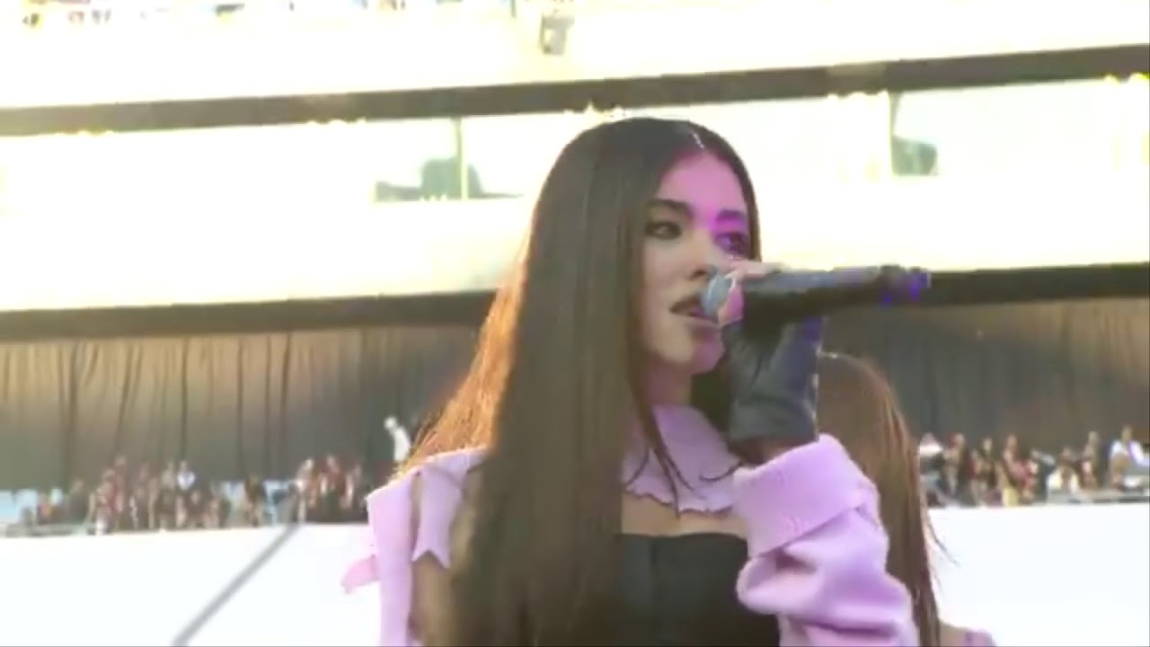 K/DA POPSTARS live performance [mirror] - YouTube