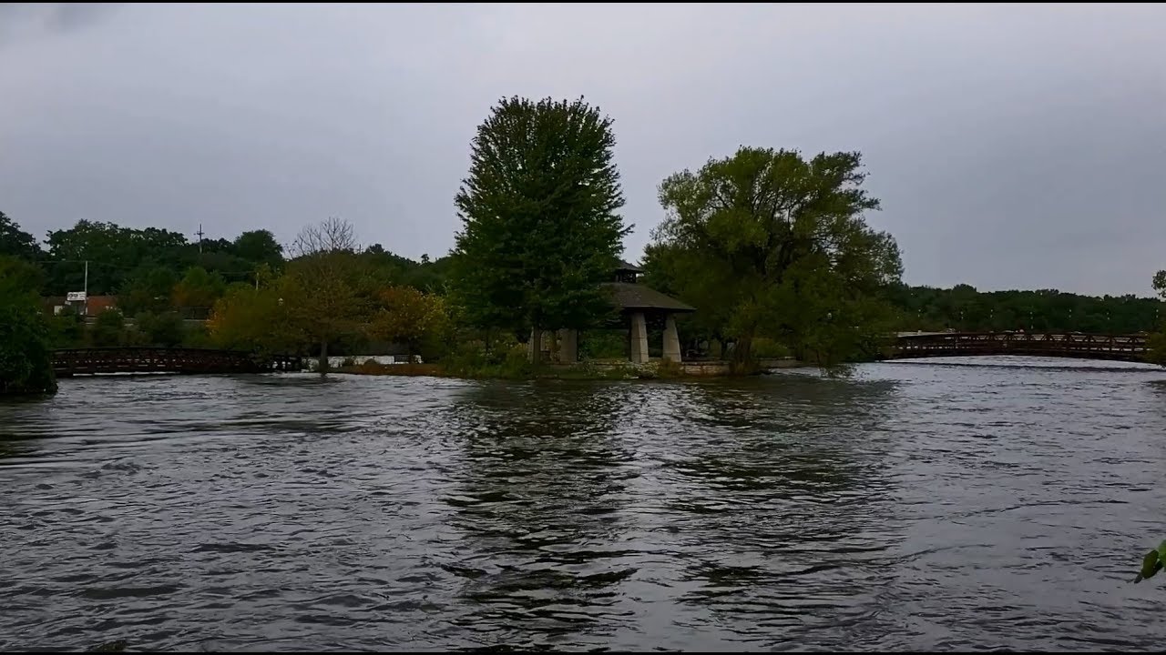 Fox River Flooding, Elgin - YouTube