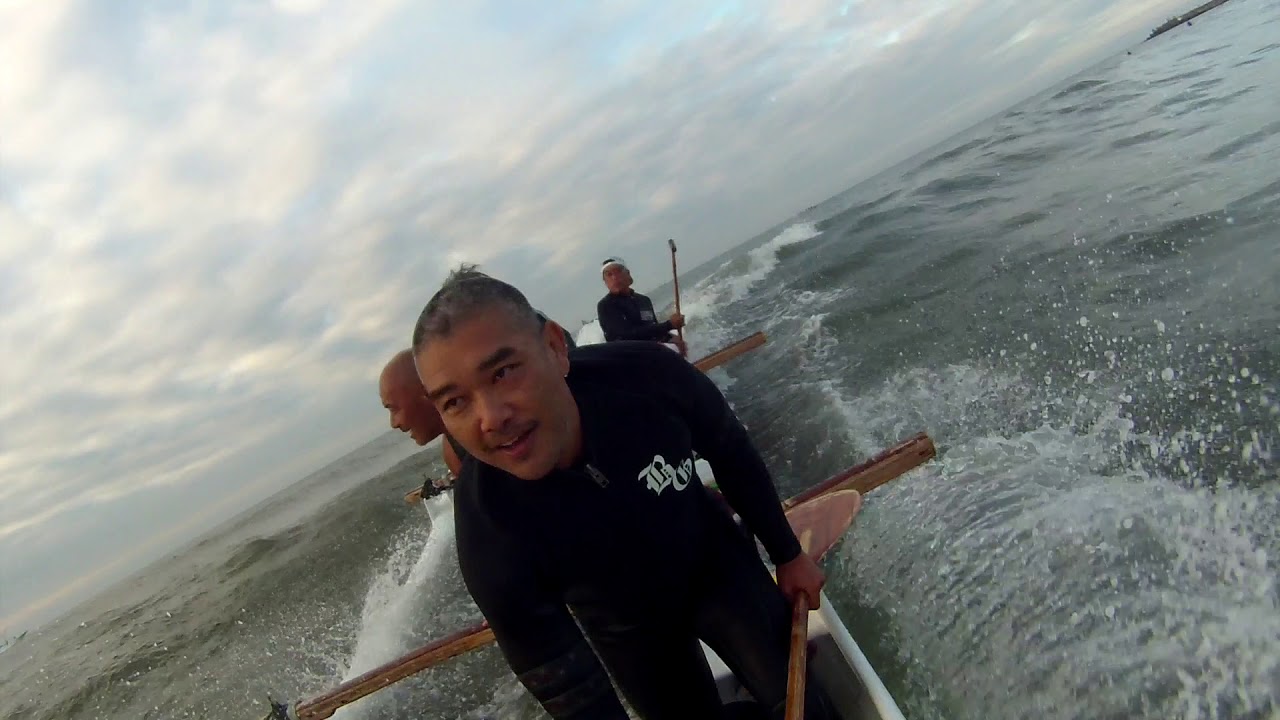 アウトリガーカヌーサーフィン 茅ケ崎OUTRIGGER CANOE SURFING IN CHIGASAKI JAPAN 2 - YouTube