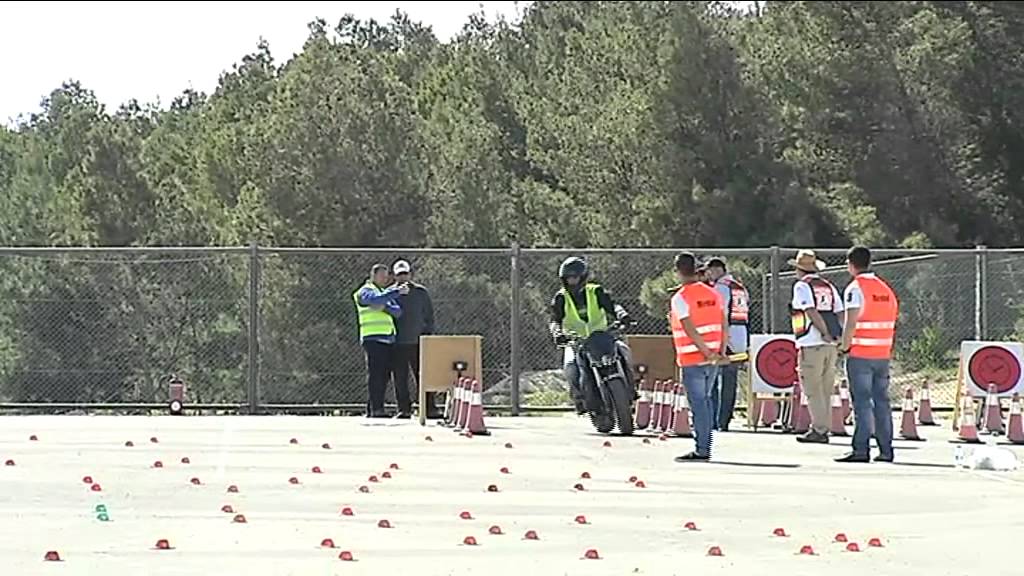 RMCJ 2014 Skills Challenge R1 4/4/2014 - YouTube