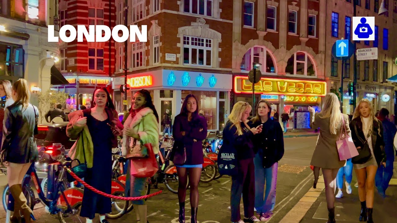 London Winter Walk 🇬🇧 Busy Nightlife West End, Soho to Piccadilly ...