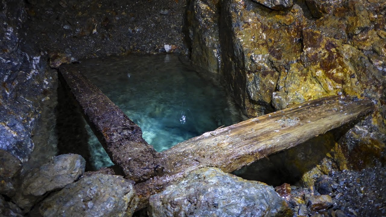 Walk-the-plank mine - YouTube