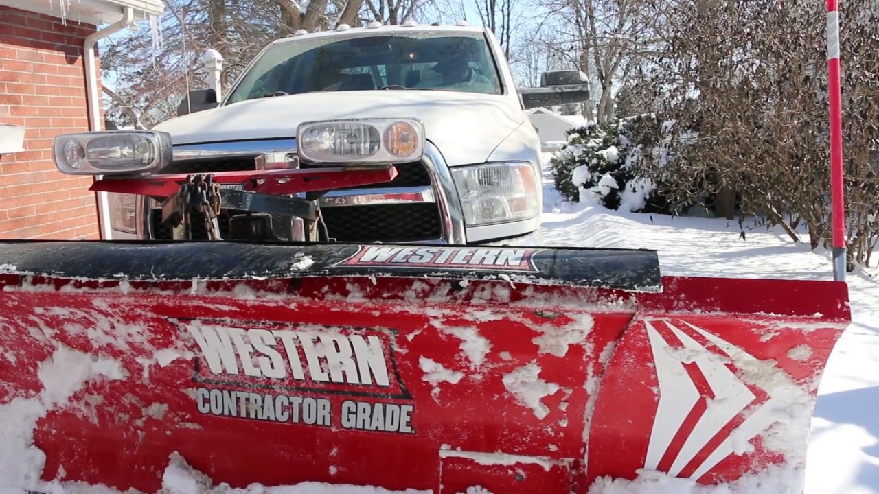 Western Wideout Dodge 2500 Cummins Snowplowing - YouTube