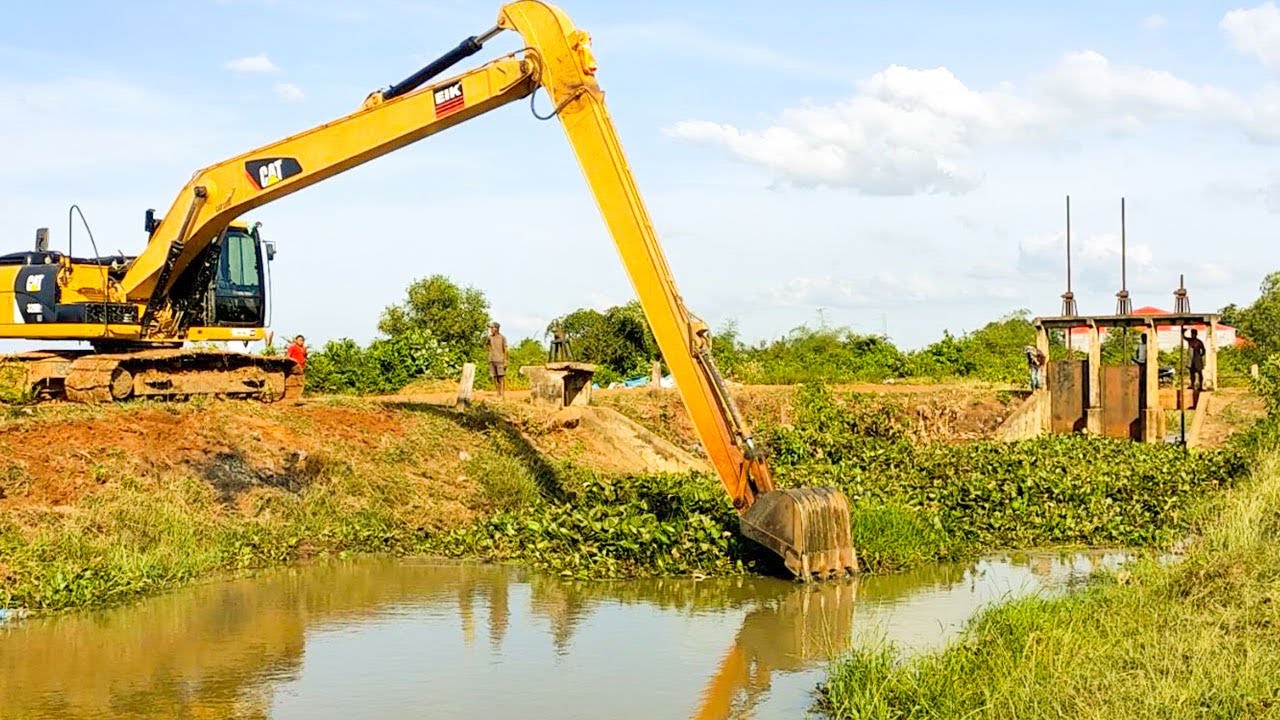 Massive Clogged! Clog Again Need Excavator Help To Remove All Floating ...