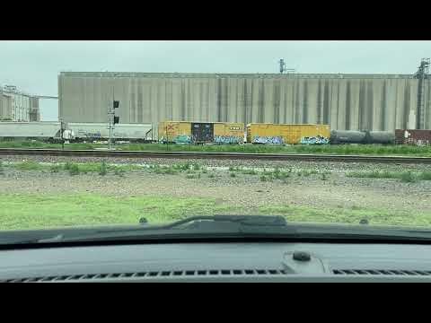 BNSF 262 leads a Yard Transfer Train at Saginaw, TX - YouTube