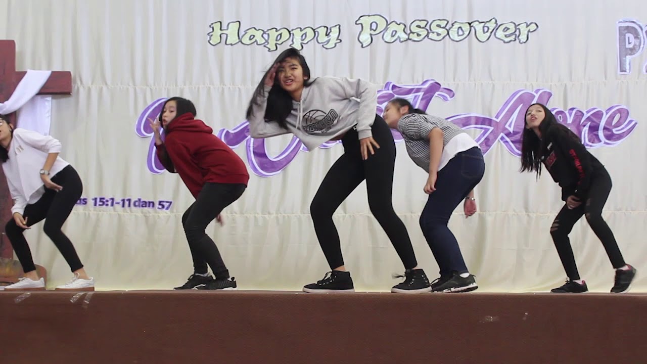 SMP KR PETRA 2 Lomba Liputan Paskah 2018 - YouTube
