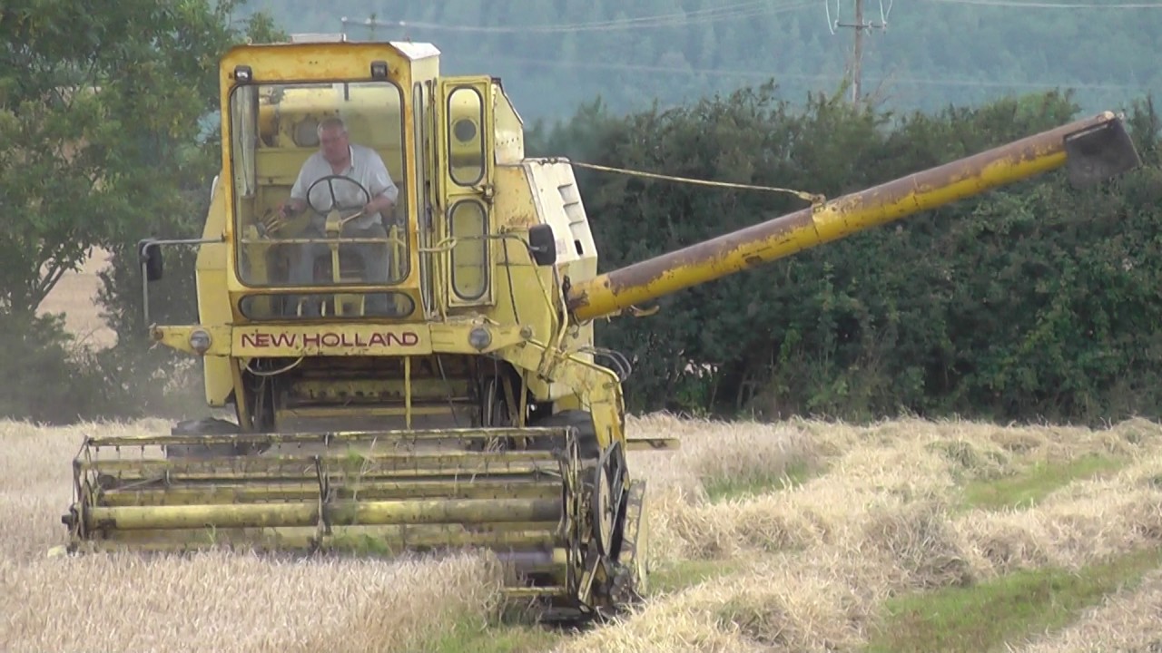 Harvest 2016 New Holland Clayson 1545 Combine Harvester - YouTube