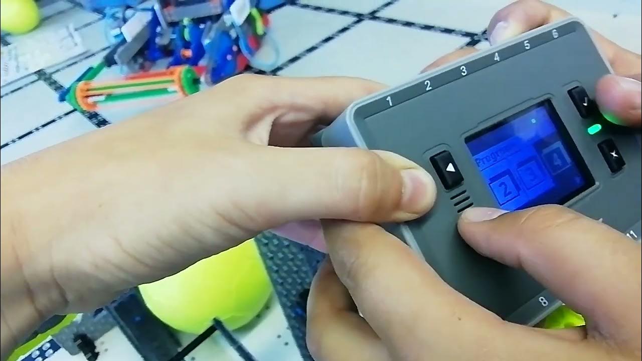 The Difference Between Vex IQ 1st Gen brain vs Gen 2 - YouTube