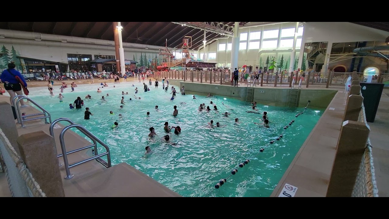 Great Wolf Lodge Wave Pool - YouTube