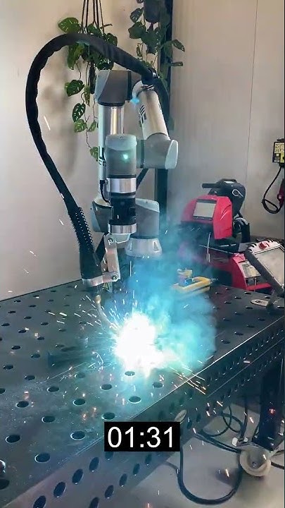Cobot programming + welding in under 2,5 minute using WeCobot's plug ...