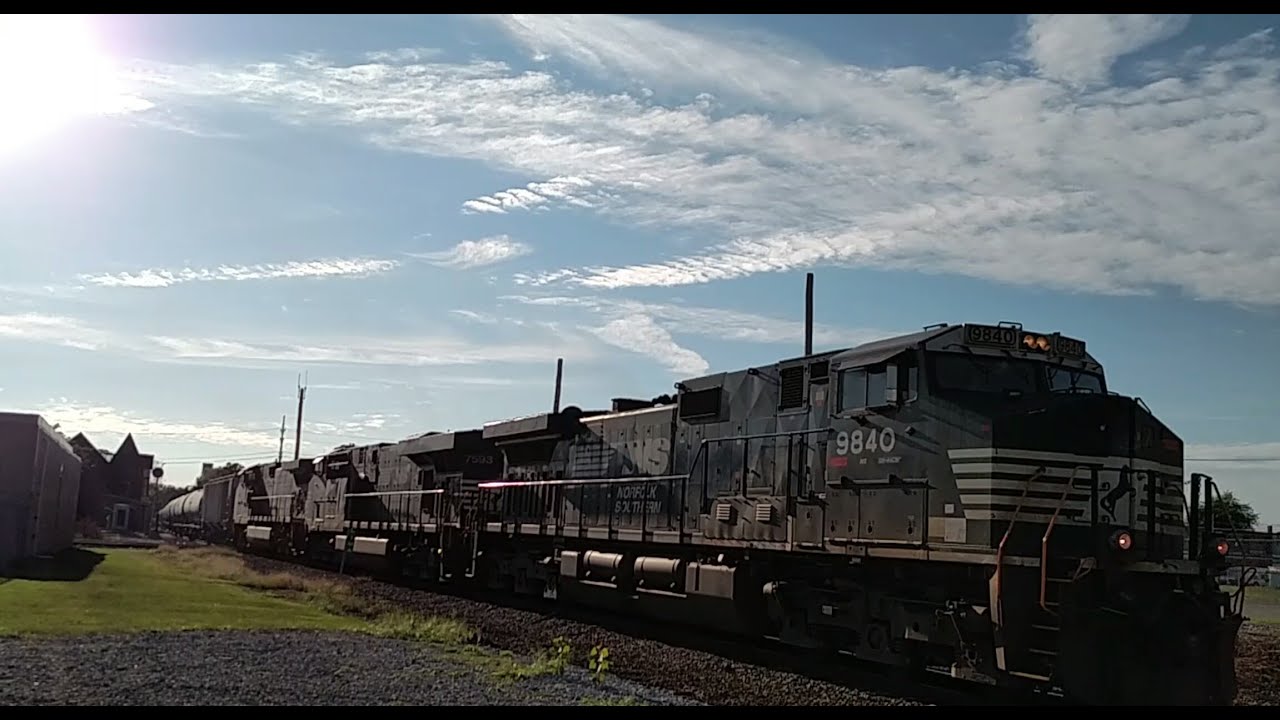 Ns 9840 64k Oil train on the CF&E Lima Ohio - YouTube