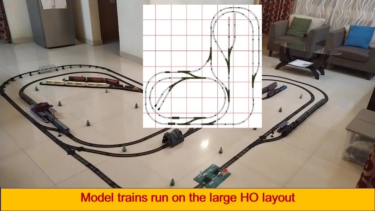 Model trains run on the large HO layout - YouTube