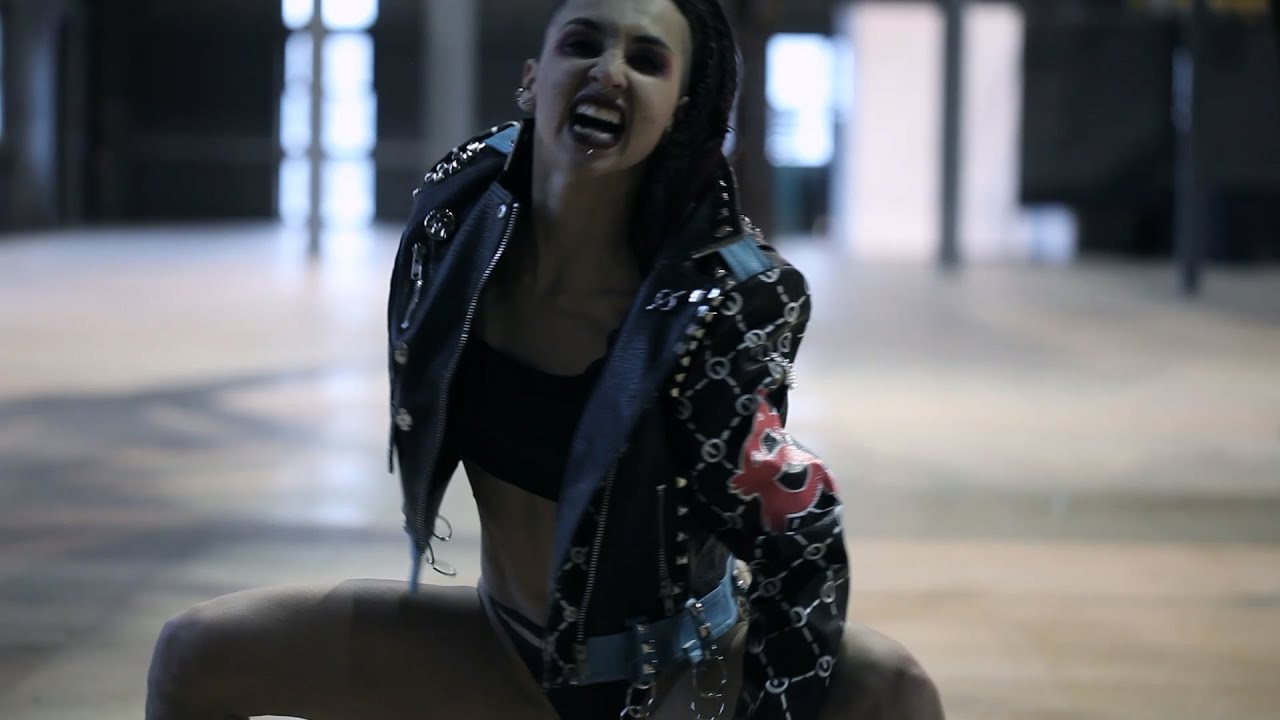 [Punk contemporary flow] 🎵 Smile & Threat - Horskh | Olivia Venner - YouTube