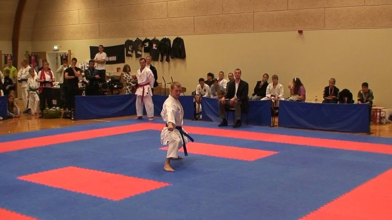 SKIF Cup 2009 FANTASTIC Kata Lars Henriksen - YouTube