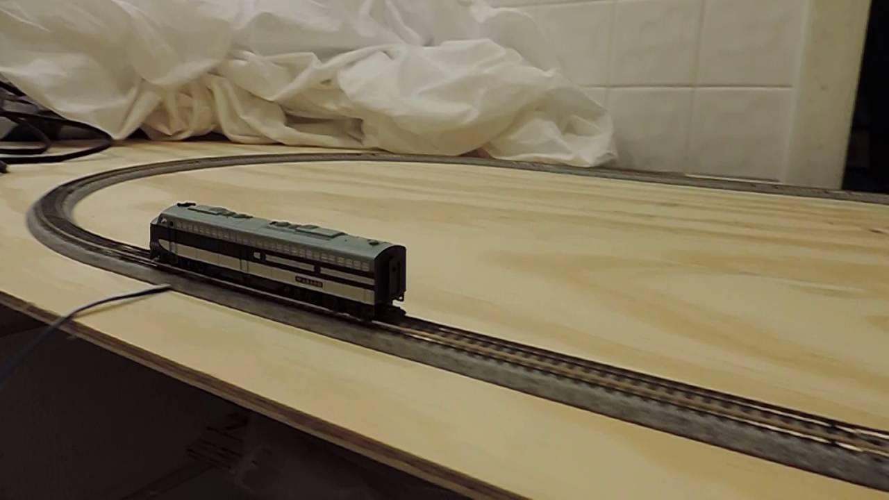 N Scale Life Like E8 Wabash Diesel Locomotive #1003, #7218 - YouTube