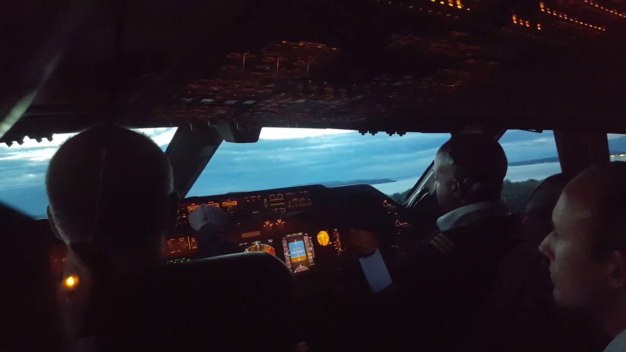 747 Cockpit Take-off From Anchorage - YouTube