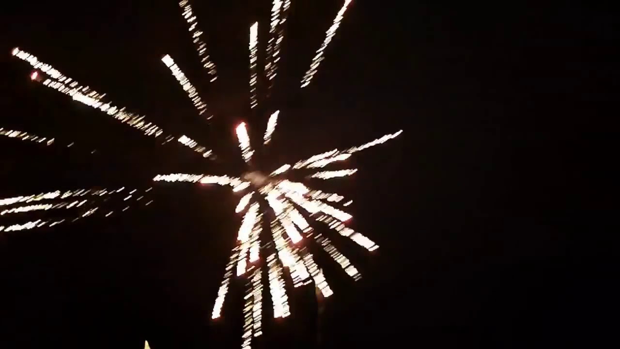 Mega Rocket Pack 21 x 1 3G Epic Fireworks Rockets Max 720p - YouTube