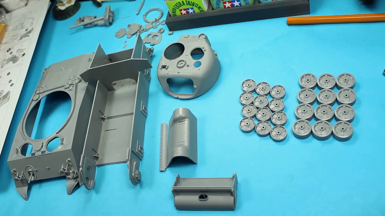 Zvezda 1/35 M4A2 Sherman, Step by Step Full Build Video, Part 1 - YouTube