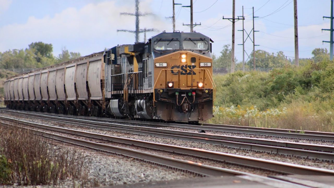 CSX 96 and CSX 339 pull an eastbound corn train in Blasdell, NY - YouTube