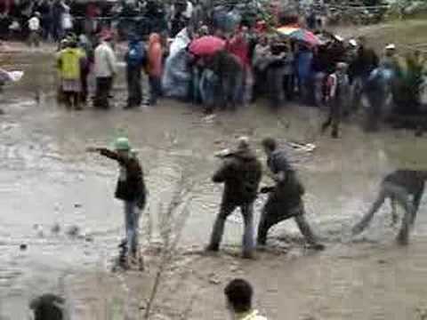 Zwarte Cross modder gooien 5 - YouTube