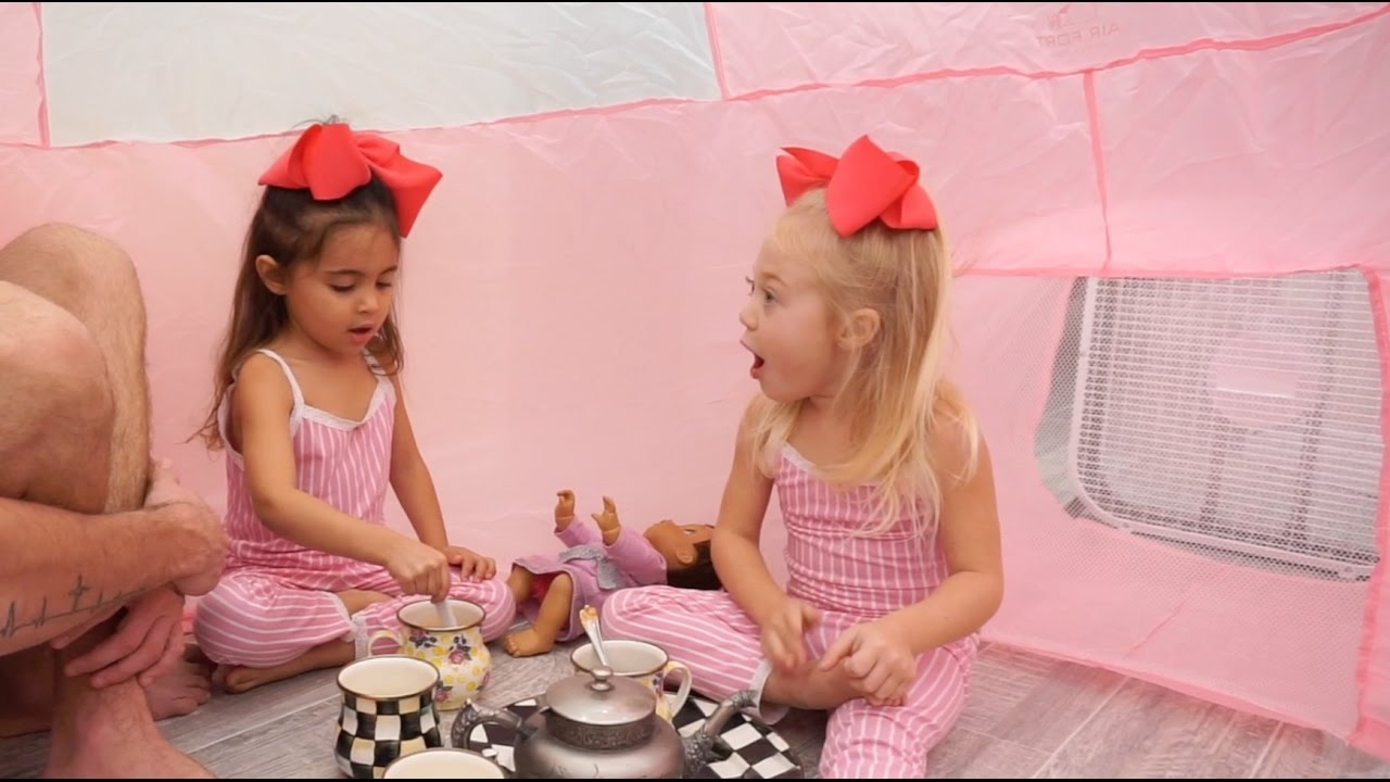 Everleigh and Ava discuss life (4 year olds) - YouTube