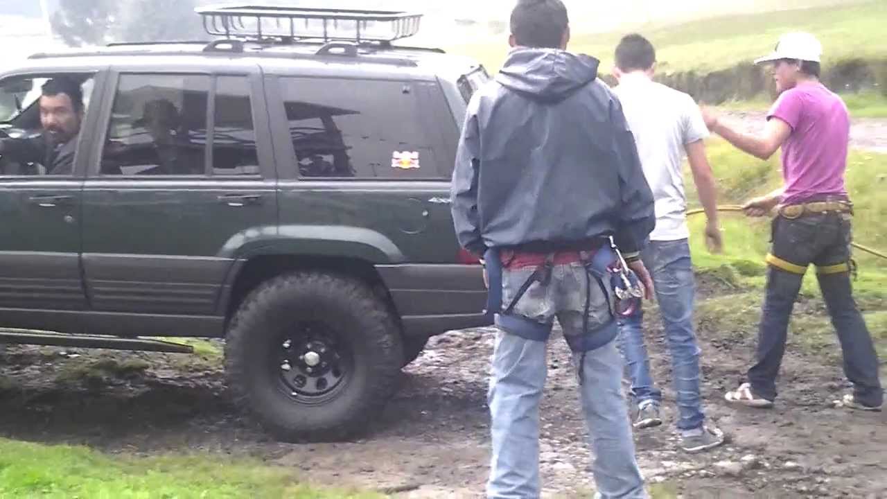 Jeep ZJ rescues Jetta - YouTube