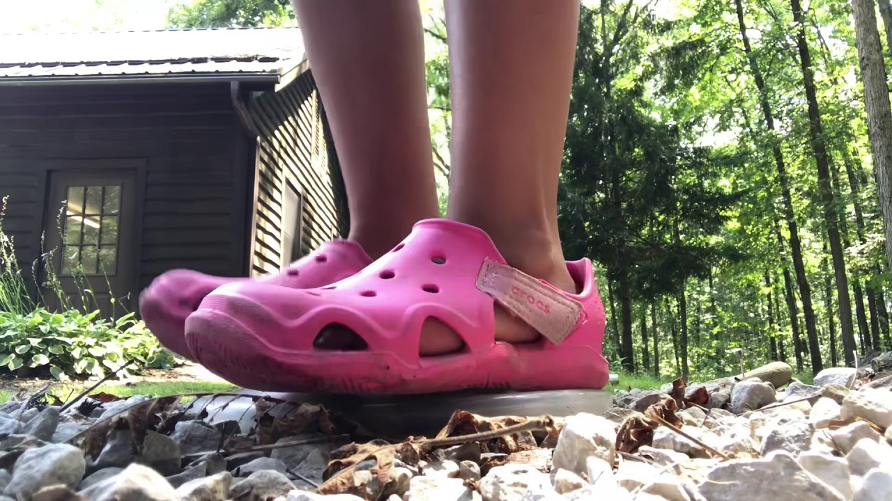 Foot crushing asmr #1 - YouTube