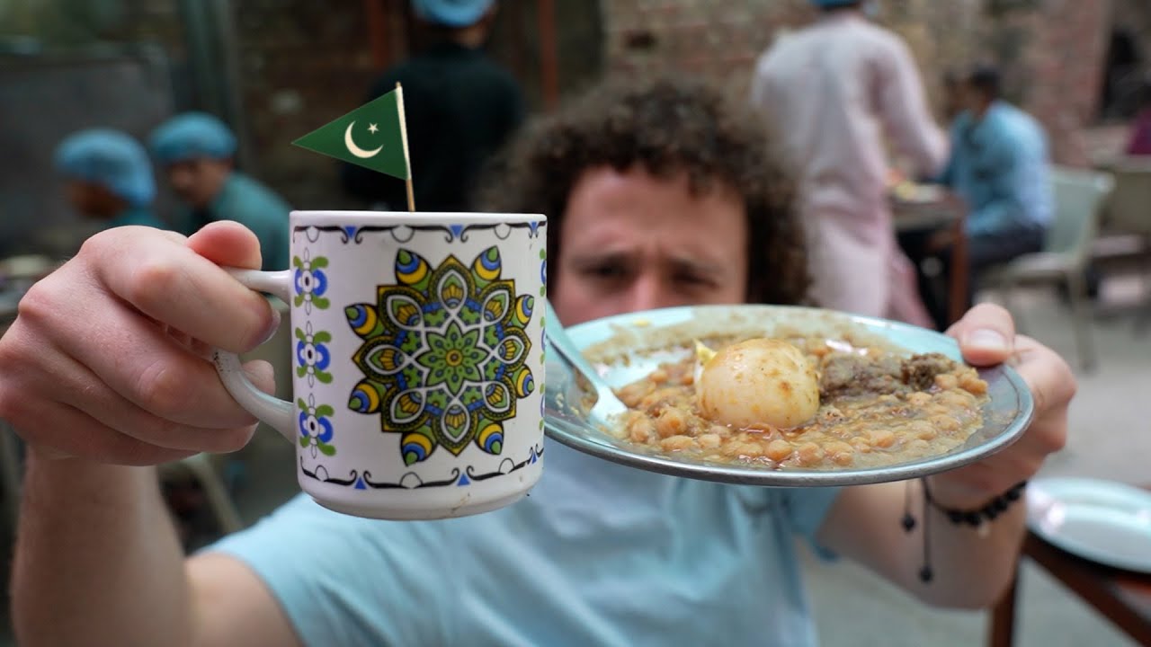 Probando comida callejera en PAKISTÁN 🇵🇰🐓 - YouTube