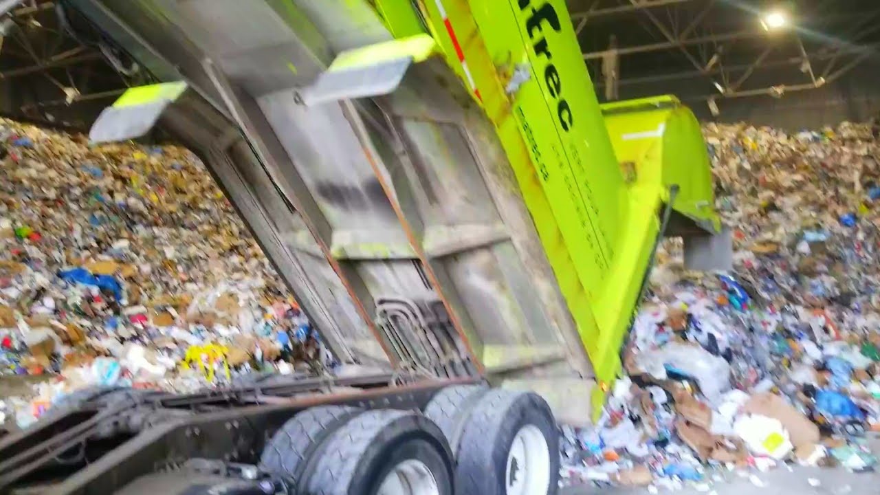 Side Loader Driver POV (Labrie Expert 2000) - YouTube