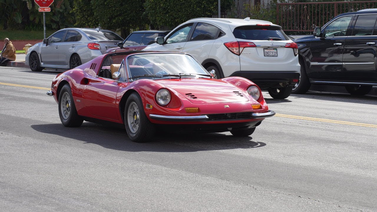 Chill Ferrari meet goes CRAZY - YouTube